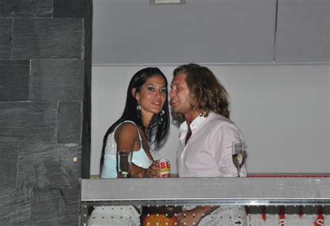 Silvina Escudero Y Nico Riera A Los Besos En Villa Carlos Paz
