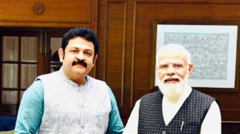 Lok Sabha Seat Kerala Police File 2 Cases Over Protests By Sfi Against Bjp Kollam Candidate