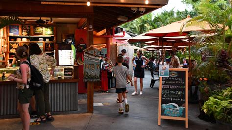 These Picture Perfect Downtown Strips In Hawaii Might Just Be The