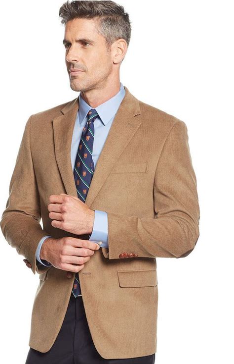 Мужчина в пиджаке полубоком 81 фото