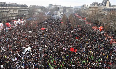 2 Millions De Personnes Dans La Rue Contre La Réforme Des Retraites