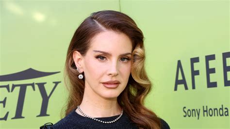 Tragic Details About Lana Del Reys Life