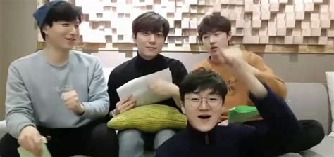 🧸젤리🧸 On Twitter 성인 남자 넷이 이렇게 귀엽게 놀다니 날 칭칭 감아버리려고 작정한게 분명해 Vmxpenzga1 Twitter