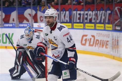 ХК Металлург обыграл Амур со счётом 3 2 и вышел в плей офф КХЛ