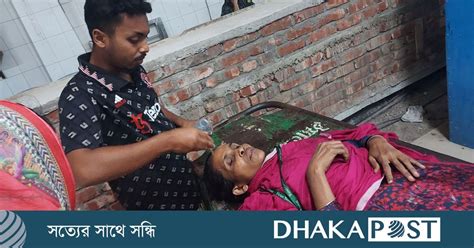 ত্রিশালে গার্মেন্টসের বাস উল্টে ১৪ শ্রমিক আহত