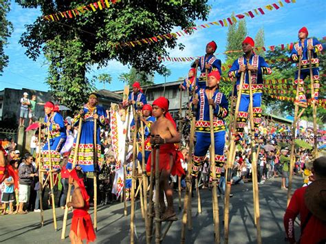 Festivals Tribal Dance In Colors At Kaamulan Festival 2013 From