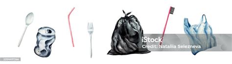 플라스틱 포크와 숟가락 빨대 칫솔 구겨진 알루미늄 캔 쓰레기로 가득 찬 쓰레기 봉투 수채화 손으로 그린 그림이 배경에 고립되어 있습니다 주방 레스토랑 및 테이블 설치용