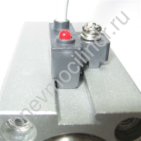 Датчик герконовый CS1-J