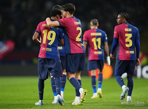 ‘레반도프스키 멀티골 바르셀로나 도르트문트 완파