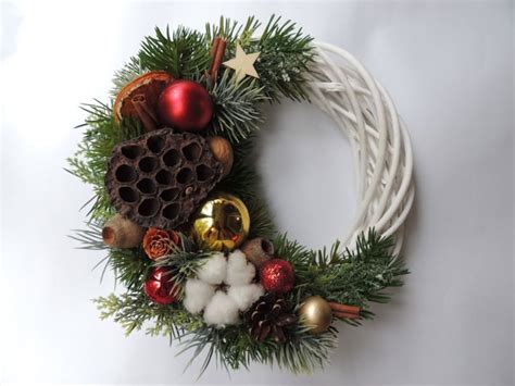 Новорічні прикраси своїми руками — 115 фото найбільш красивих ідей для прикрас