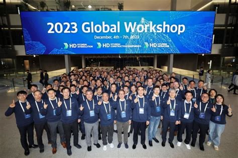 Hd현대 건설기계 3사 해외 주재원들 경기도 성남에 모인 까닭은 한국경제