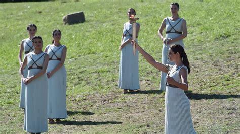 Олимпийският огън ще пътува по море за Игрите в Париж през 2024 та