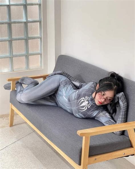 ស្អាតញាក់ ពេជ្រ ពិសី ស្លៀកឈុតវីរៈនារីពីងពាង