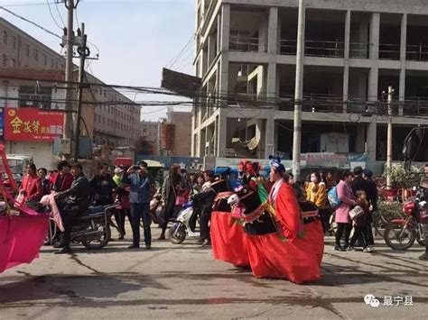 甘肅寧縣和盛鎮正月十五火了牽駱駝騎高馬過關跑社火 每日頭條