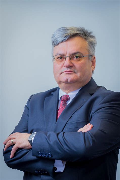 Paraschiv 1 Universitatea Titu Maiorescu