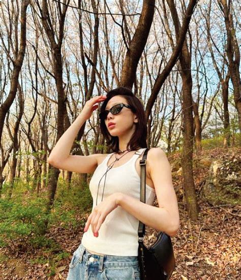 서머 룩 치트키 탱크 톱 스타일링｜여성동아