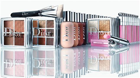 Koleksi Makeup Praktis Untuk Performa Profesional