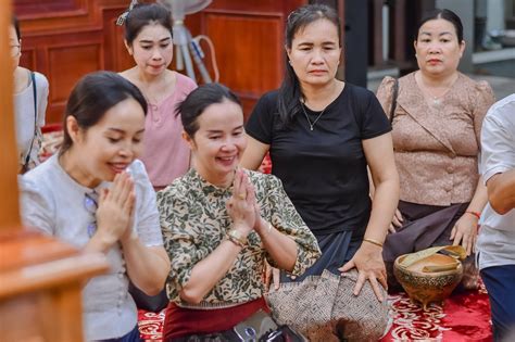 ຊ່າງພາບ ເມີ້ຍເຮົາ Added A New Photo ຊ່າງພາບ ເມີ້ຍເຮົາ