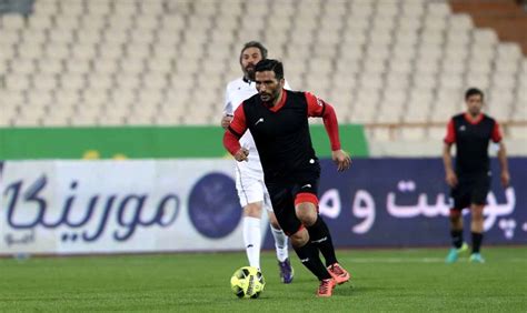 استوری جواد کاظمیان از محل دفن الهه حسین نژاد با پرچم پرسپولیس طرفداری