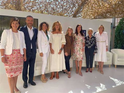 Николина Ангелкова на престижен туристически форум България е скъпоценен камък на европейската