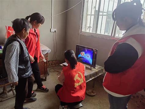 心系空巢独居老人入户走访暖人心 矿山集街道民政办志愿者走访空巢老人 杜集区人民政府