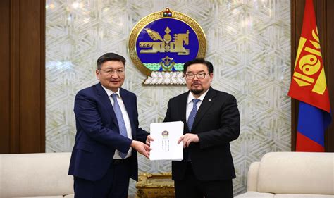 Олон хүүхэд төрүүлж өсгөсөн эхийг урамшуулах тухай хуульд нэмэлт оруулах тухай хуулийн төсөл