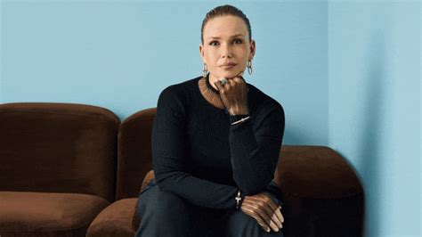 Edwina Bartholomew Sunrise Presenter Gives Cancer Update Stellar