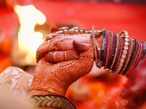 Vastu Tips To Follow In Your Bedroom For A Happy Married Life