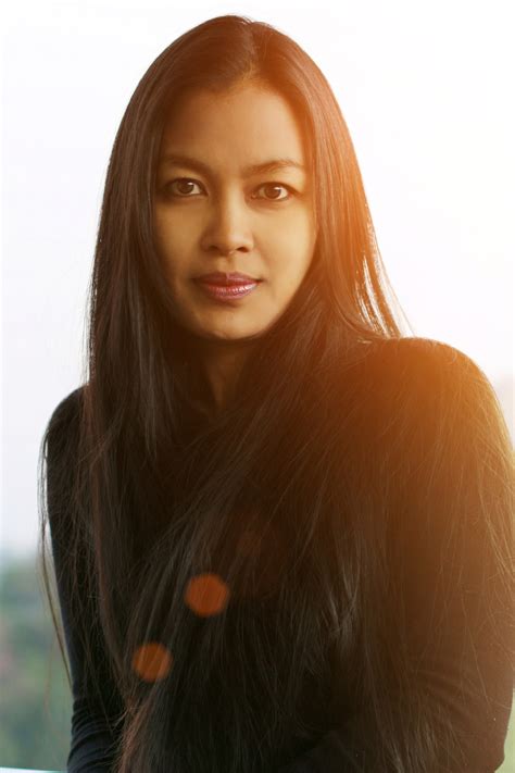 무료 이미지 소녀 말뿐인 헤어 스타일 긴 머리 빨강 머리 흑발 얼굴 서쪽 아름다움 사진 촬영 혼자 서있다 이마 패션 모델 갈색 머리 앞머리