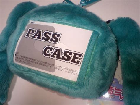 Hatsune Miku Face Pass Case — Ninoma