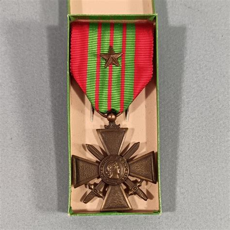 France Medaille Croix De La Seconde Guerre 1939 1945 Datee Au Dos 1939