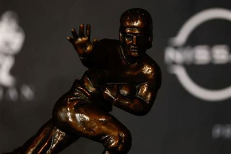 Reggie Bush Set To Get 2005 Heisman Trophy Back College Football News