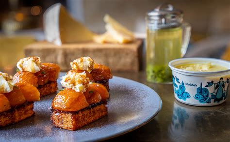 Cheddar Cheese Caramelised Cornish Cider Apples Cinnamon And Roddas