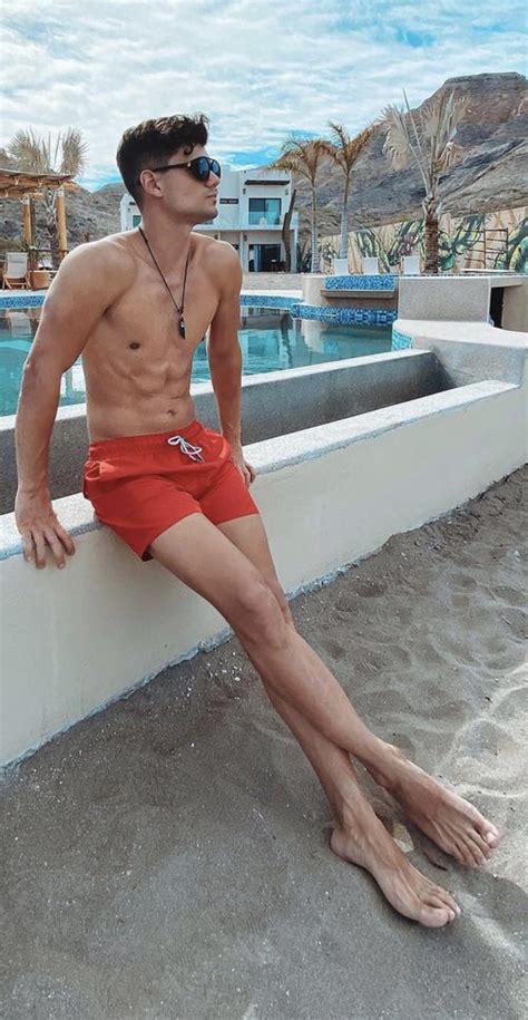 Esteban Castillos Feet