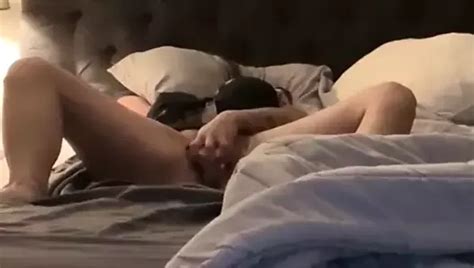 fette schlampe tanja leckt und saugt ihre dicken titten xhamster
