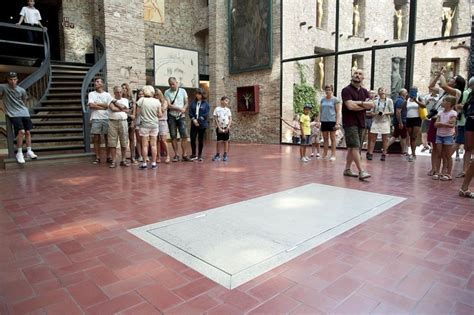 Откраднаха над 10 скулптури на Салвадор Дали от галерия в Стокхолм