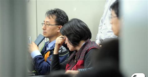 수색구조 Vs 조기인양…대책위 눈물의 고민