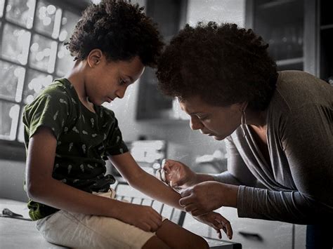 Bee Stings How To Safely Remove A Bee Stinger