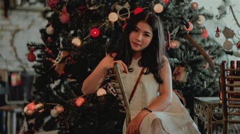 Biar Makin Kece Intip Rekomendasi Outfit Merayakan Natal Nuansa Elegan Hingga Kasual