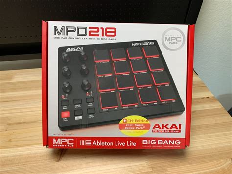 Akai Mpd218 Midi Pad Controller Mit 16 Mpc Pads Kaufen Auf Ricardo