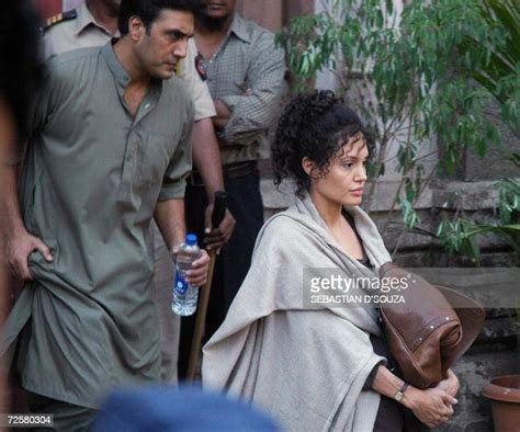 Us Actress Angelina Jolie Is Followed By Pakistani Actor Adnan News