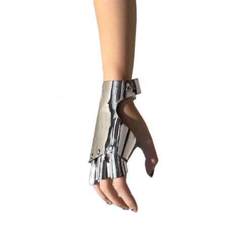 Android Silver Gauntlet Gloves Ap0cene