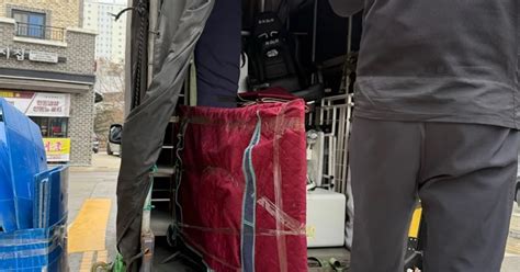 물건도 꼼꼼히 잘 싸주시고 친절하시게 대응하는 모습이 좋았네요 동승하면서 즐겁게 이동하였네요 숨고 숨은고수