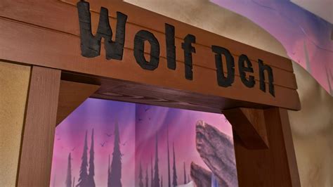 Deluxe Wolf Pup Den Accessible Shower Great Wolf Lodge Perryville