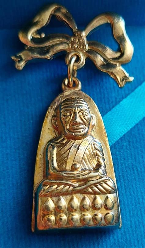 พระอาจารย์ เมตตาแจก หลวงปู่ทวด หลังสถูป ปี 07 รุ่นแจกปีนัง 🙏🙏🙏 สำหรับท่านที่ทำบุญ ร่วมสร้าง