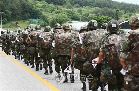 육군·해병대 20kg 완전군장 행군 유지 정예신병 키운다