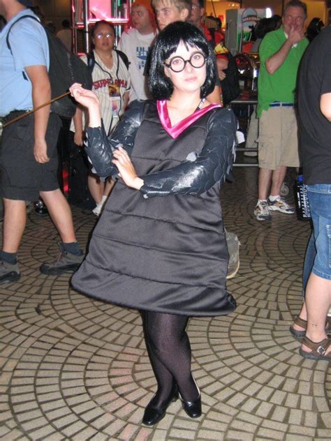 Edna Mode Incredibles The Cosplayed By Aurora Celeste Disney