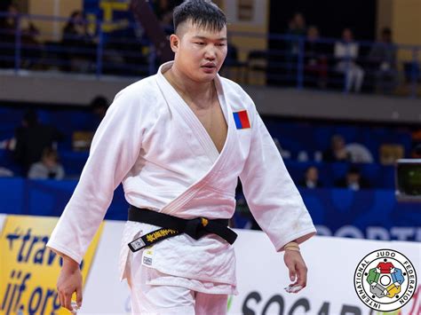 О Цэцэнцэнгэл домогт тамирчин Тедди Ринед ялагдаж тэмцээнээ өндөрлүүллээ Isee Mn