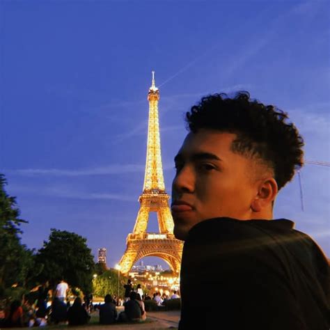 Junus • Threads Say More