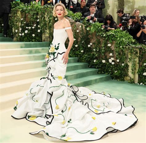 The Most Iconic Sex And The City Outfits Marie Claire